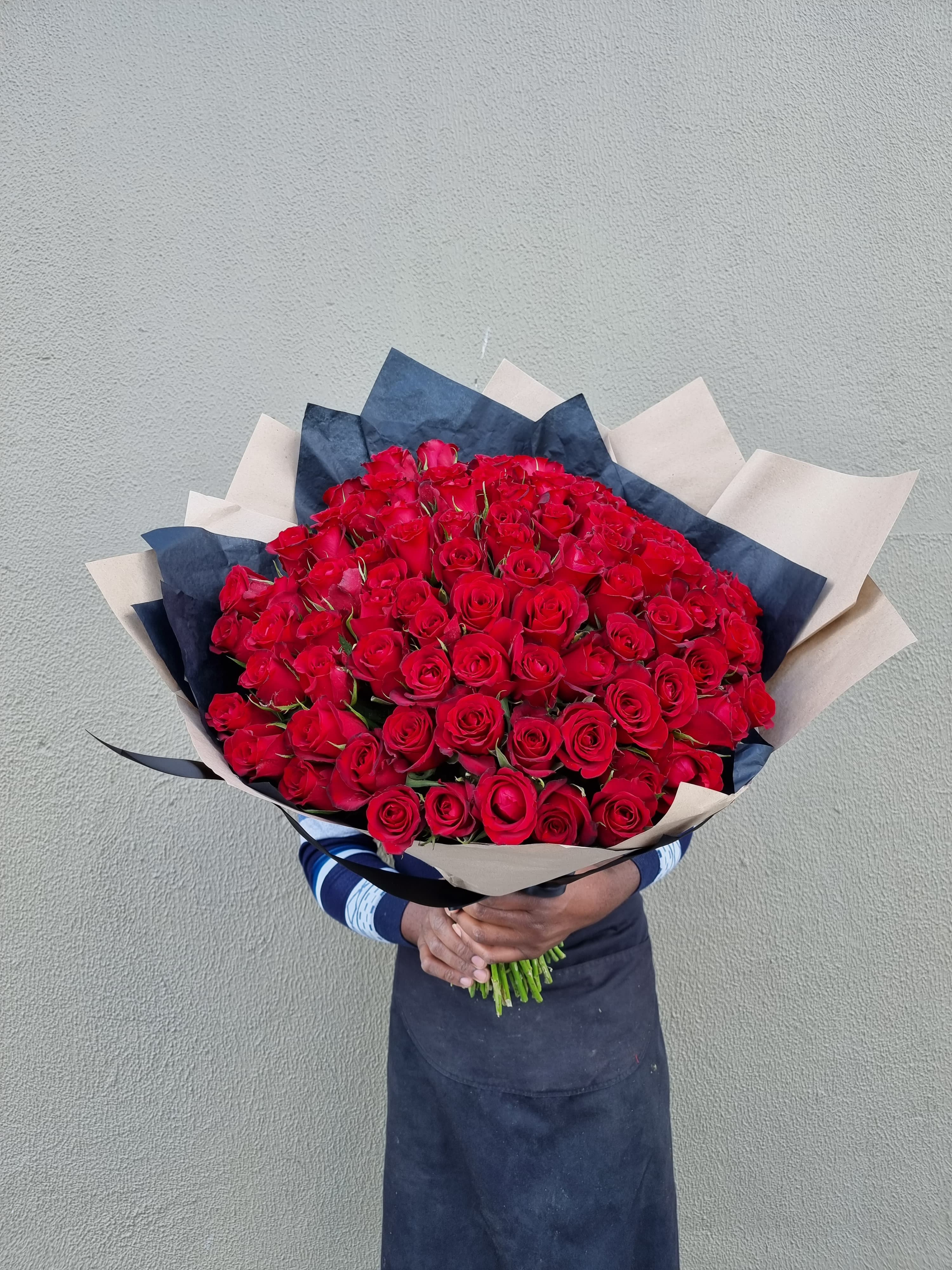 100 Red Roses – Floral Expressions by Madelein