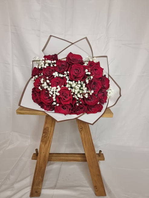 20 Red Roses & Gyps – Floral Expressions by Madelein